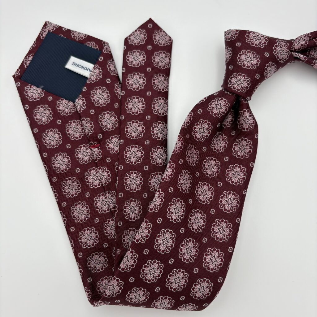 S0027 Vin blomstret slips – Oakmore.dk